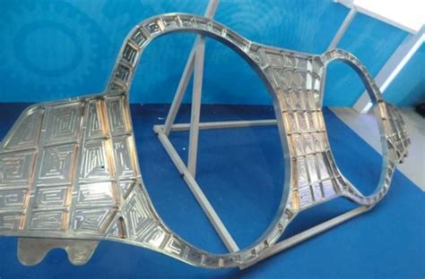 中国歼击机鹘鹰首飞成功 承力构件为3D打印钛合金 aau3d打印