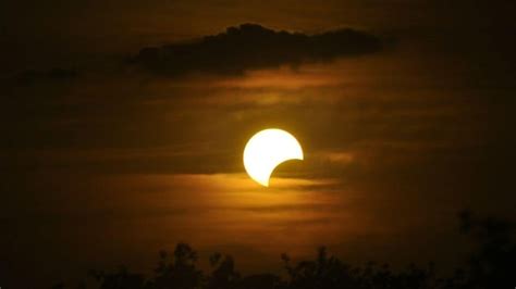 Stop Watching Solar Eclipse With Sunglasses Check Nasa Warning Tech News