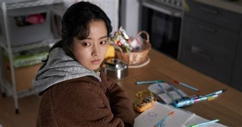 박보영 스틸 신념 가득한 ‘명화5년 만의 스크린 복귀콘크리트 유토피아