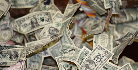 4 Ways To Cut College Costs The Edit Unidays