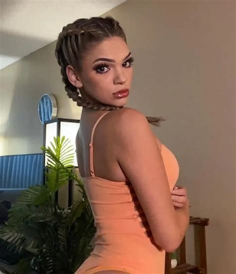 Athena Faris Bio Age Boyfriend Husband Net Worth Wikipedia Biography