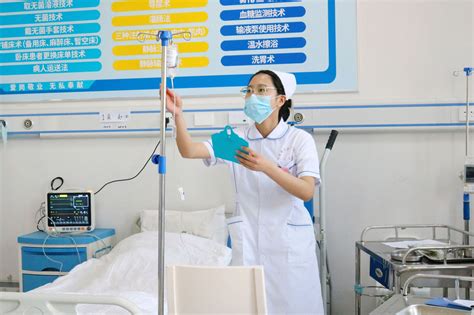 大爱无疆，尚德精术湖北恩施学院医学院第五届护理技能大赛决赛圆满落幕 湖北恩施学院医学部以智慧医学引领健康教育医学专业