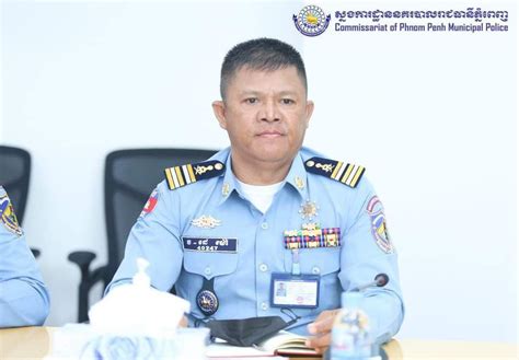 លោក ឧត្តមសេនីយ៍ឯក ស ថេត ជួបសំណេះសំណាល និងណែនាំកិច្ចការសំខាន់ៗជាមួយថ្នាក់ដឹកនាំផែនការងារចរាចរណ៍