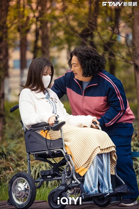 女星出車禍雙腿沒了！媽寶尪偷吃女主管 逛賣場挑套子全被拍 Ftnn 新聞網