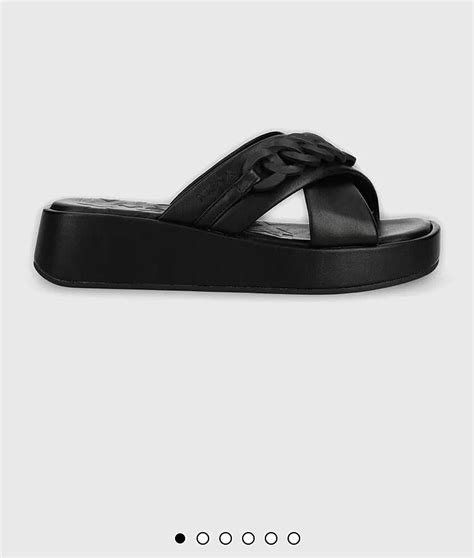 Допоможіть обрати шльопанці Советчица