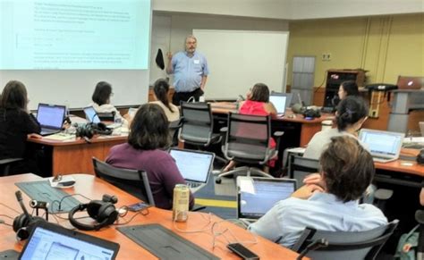 Reserve The Lab Classrooms Robert Henderson Language Media Center