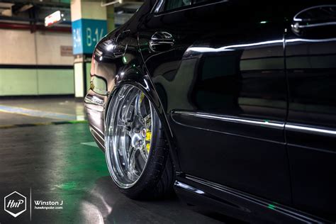 Benz In Black E Class On Hre