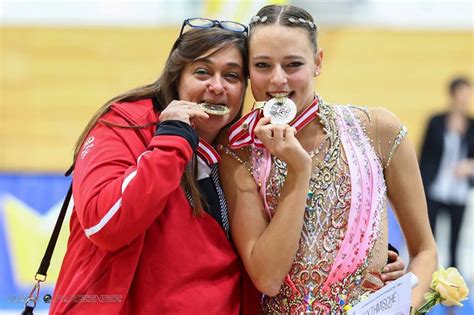 Честит Рожден Ден на ЛУЧИЯ ГЕНЧЕВА ЕГЕРМАН 🎁🎈🎉💝🤩🥳🥀🥀🥀💞 С пожелание за живот и здраве щастие