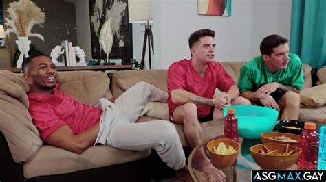 Threesome With Sean Xavier Trevor Brooks And Ty Roderick Eporner