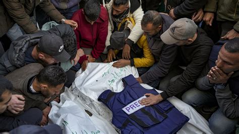Un Ataque Aéreo Israelí Mata A Cinco Periodistas Palestinos En La