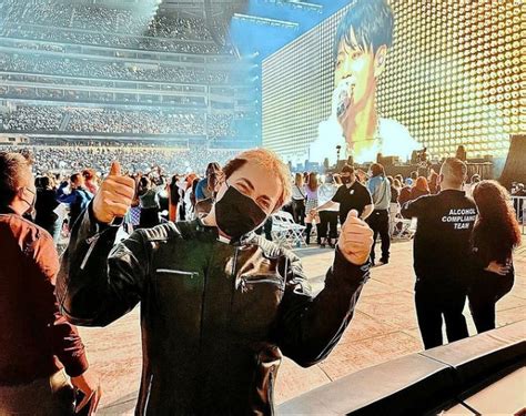 Cristian Castro se declaró fanático de BTS y asistió a su último concierto Infobae