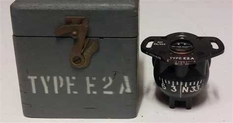 Vintage Raf Compass Type E2 A Standby Compass Ref 6b405 In Wooden