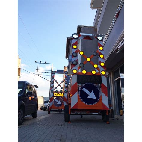 Illuminated Trailer Traffic Warning Trailer Trailer Warning Systems