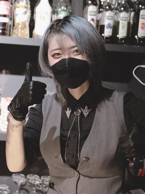 曇Kumori on Twitter 分享一下 沒有那麼高冷的工作照 欸嘿 https t co UBmOupOdXj