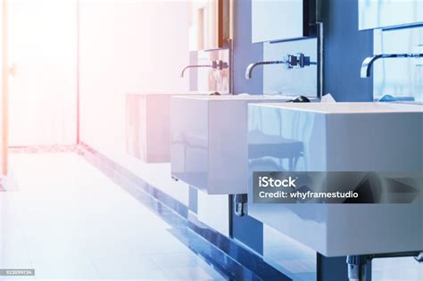 대리석 고급 화장실 디자인 Concep 마무리 흰색 화장실의 배경 가구에 대한 스톡 사진 및 기타 이미지 가구 가정의 방 개수대 Istock