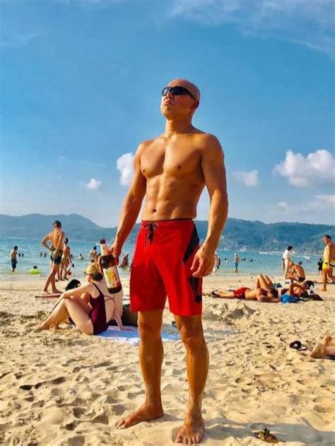 45歲肥胖大叔健身5年，身材逆齡如27歲：3個動作每天堅持25分鐘 每日頭條