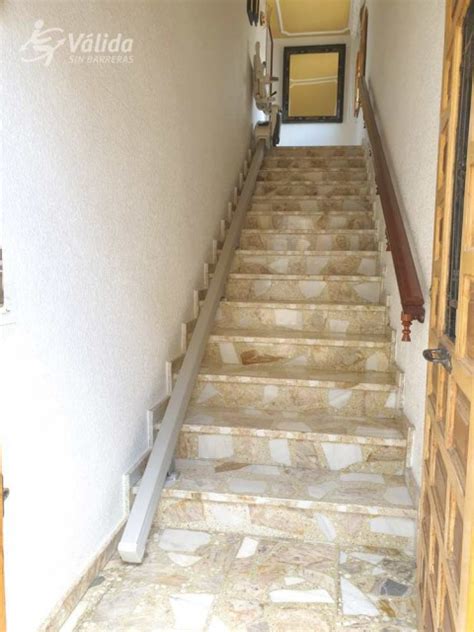 Instalar una silla salvaescaleras ALIUM en Used Zaragoza Válida sin barreras VALIDA