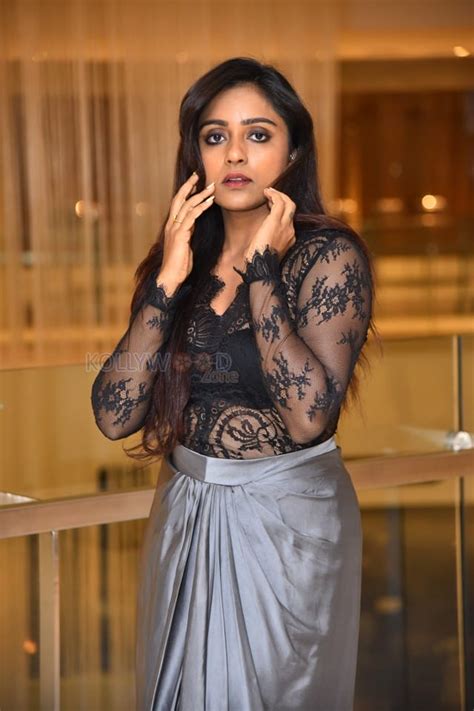 Actress Vithika Sheru At Nindha Pre Release Event Photos 02 306752