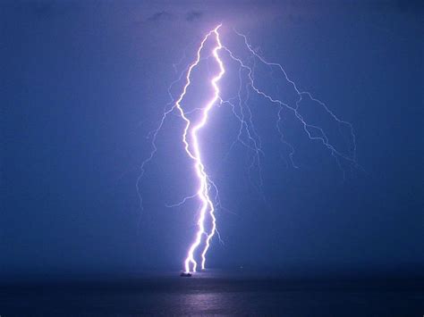 雷落雷稲妻 壁紙写真集 無料写真素材