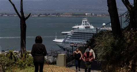 How A Higher Retirement Age Would Hurt Low Income Us Workers Reuters