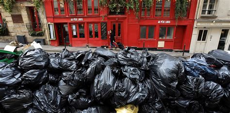 Huelgas En Francia Hay 10 Mil Toneladas De Basura En La Calles De