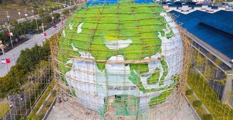 Understanding The Nonlinear World Internationalist 360°