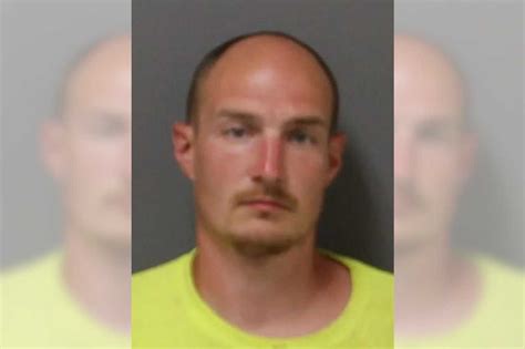 Man Accused Of Leaving Ct Crash Scene Driving Unregistered Car More Police Colchester Daily