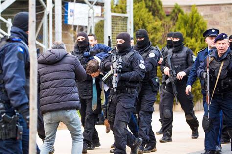 Des tensions entre le Kosovo et la Serbie après larrestation dun ministre serbe
