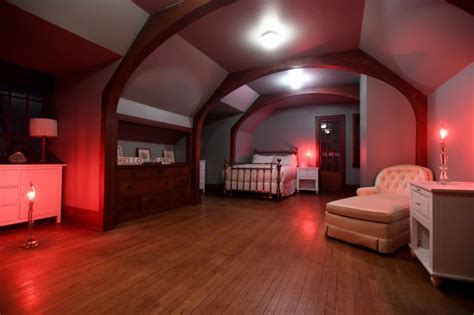 We Went Inside The ‘american Horror Story Murder House Ahead Of