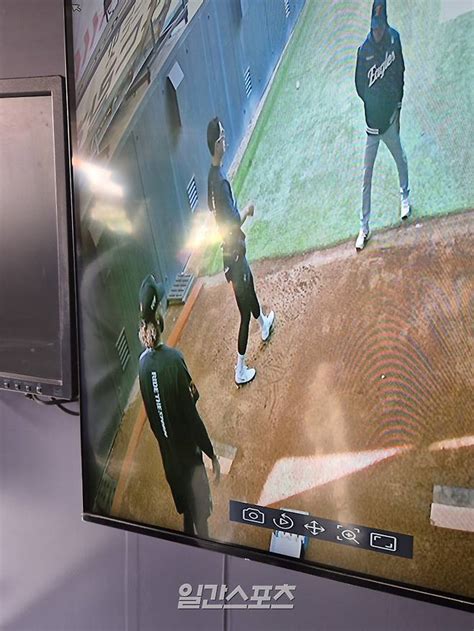 160㎞ 신인왕에게 구속 Up 멘토링 고개 저은 폰세 동주 더 빨라지지 마 [is 인천]