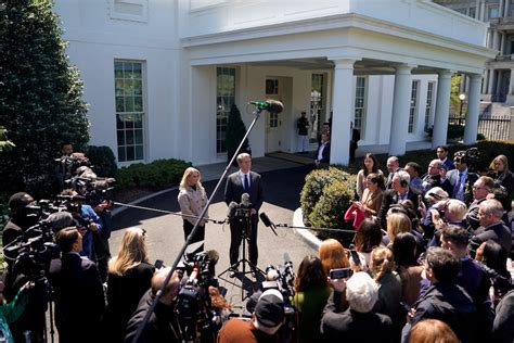 Us Weekly Jobless Claims Hit Eight Month Low As Labor Market Remains