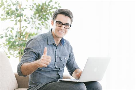 Sqlで何ができる？使うメリットや学習方法、将来性について解説！【midworks】