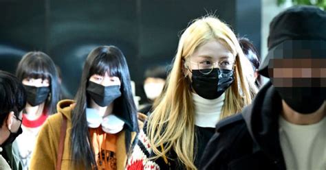르세라핌 자체발광 귀국길 [사진]