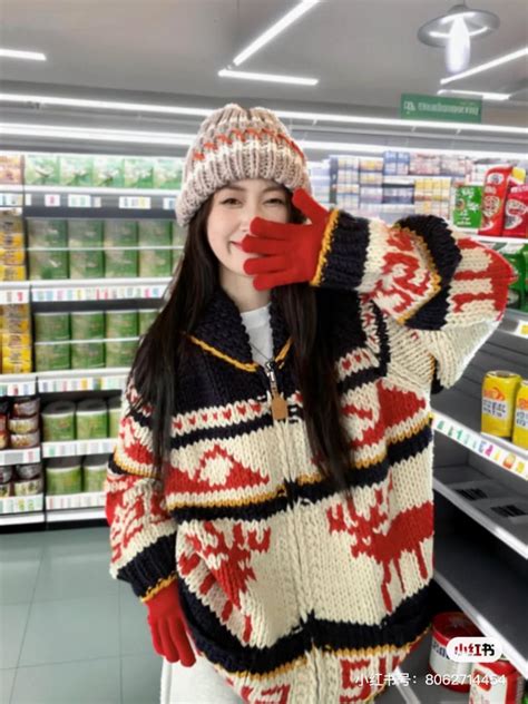 60 Mẫu áo len Noel áo len đỏ giáng sinh đẹp HOT TREND cho nàng