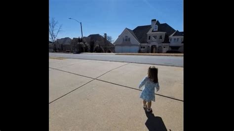 매일 오빠 마중 나오는 여동생 귀여움 주의 Youtube