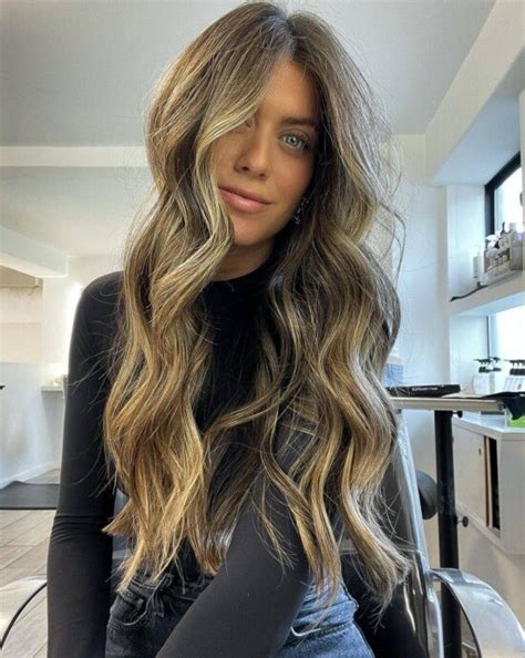 45 Curly Hairstyles That Are As Cute As Can Be (Photos) – Style Done Right