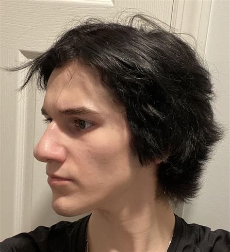Aquiline Nose Attractive