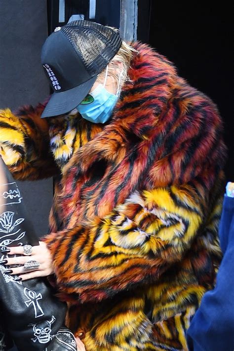 Miley Cyurs Out And About In New York 09302020 Hawtcelebs