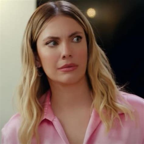 Утре в Опасно изкушение Асуман казва на Ендер че Йълдъз знае коя е любовницата на Чаатай За