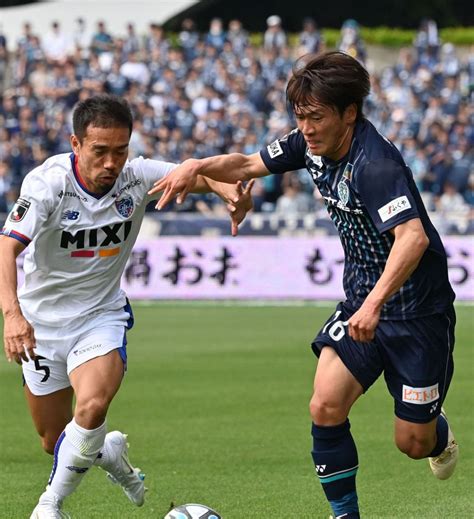 Fc東京・長友佑都に「やっとあいさつ」のちバチバチ J1福岡・小田逸稀と佐藤凌我、ブラボーなミッション成功：「おっ！」でつながる地元密着の