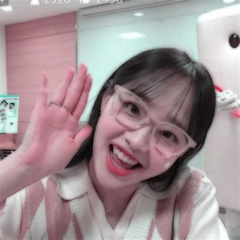 Chuu ♡🍃 Chuu Loona Jeno Nct Mirror Selfie