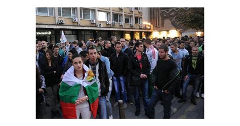 Нов град на истината от палатки пред президентството