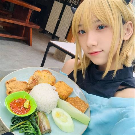 Makanan Kayak Gini Enaknya Di Makan Pakai Sendok Atau Langsung Pakai