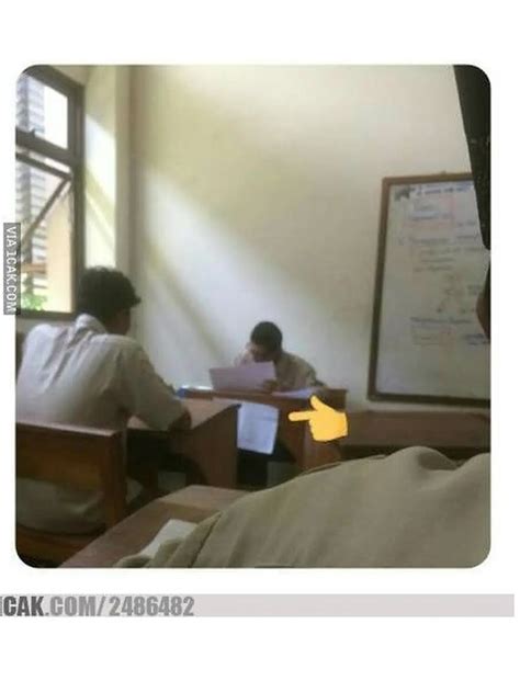 Duh, Cara 6 Orang Menyontek Ini Bikin Ngelus Dada - Hot Liputan6.com