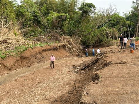 Caso Mortandad De Peces En Rio Pirapo Constatan Canal Colector De