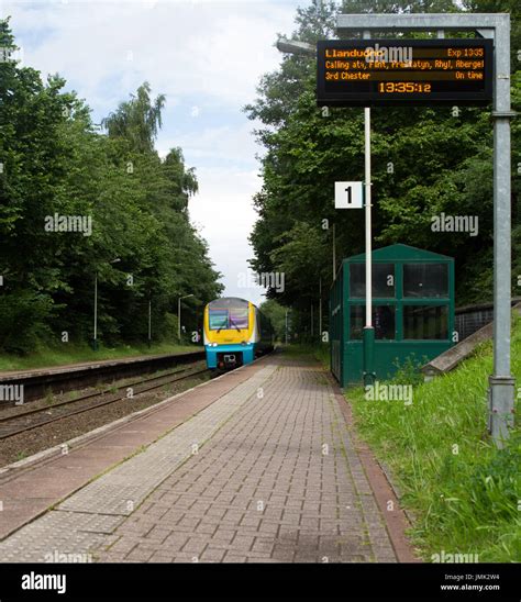 Arriva Trains Wales Atw Class 175 Passenger Train Arrives At Runcorn