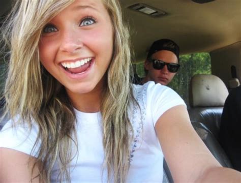 More Hot Bikini Babes Pic