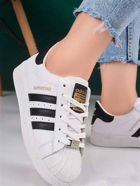 كوتشي Adidas Superstar Buyzl