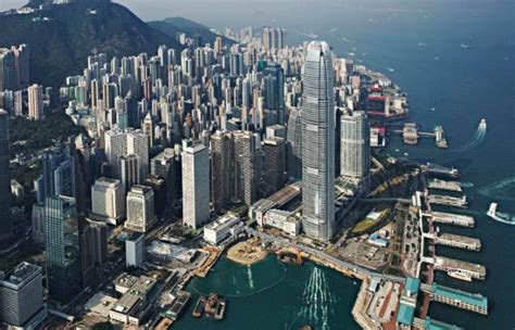 想要去香港旅游的人都看看最好不要带这些东西了已经有人被抓