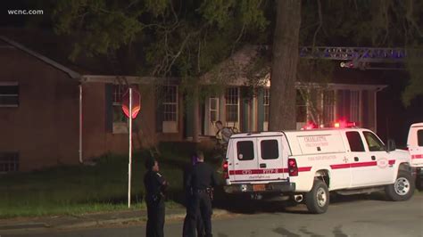 Charlotte Fire 10 People Escape East Charlotte House Fire